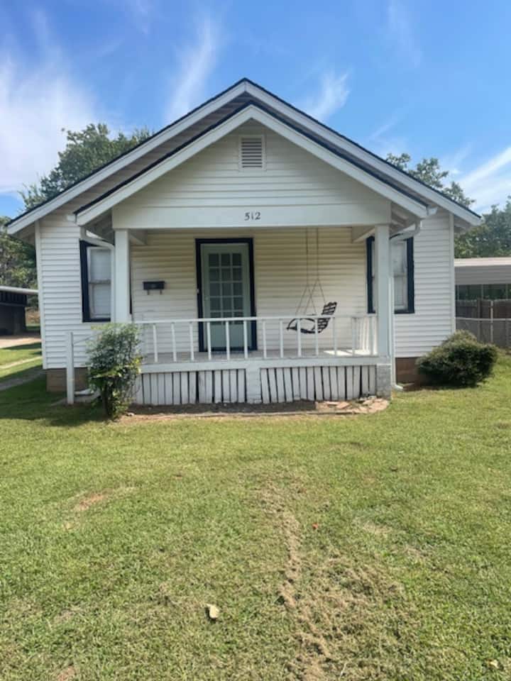 The Little House On Bennett - Chandler, OK