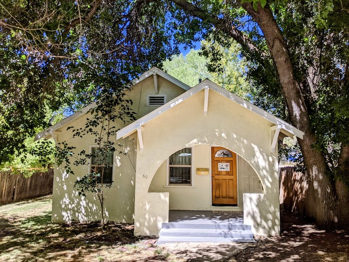 Susanville's Cutest Cottage - Susanville, CA