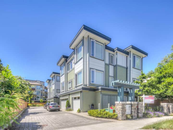 Bright & Cozy Room In Richmond City Center - Ladner