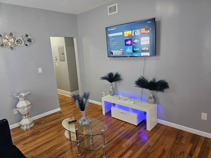 Fully Furnished Two-bedroom Apartment - Newark, NJ