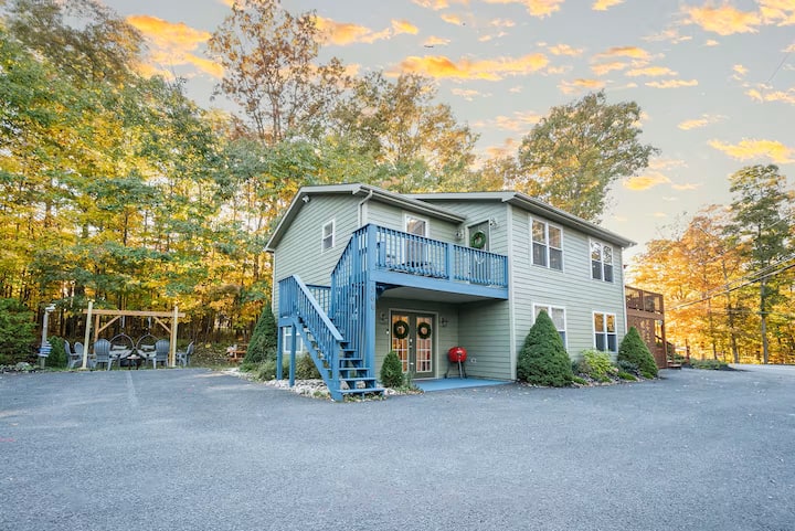 Escape Pad: 2 Kings, Sleeps 8, Arcade & Fire Pit - Deep Creek Lake, MD