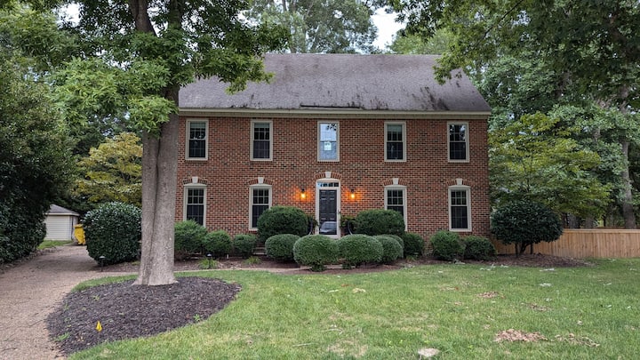 Executive Retreat For The Whole Family. - Smithfield, VA