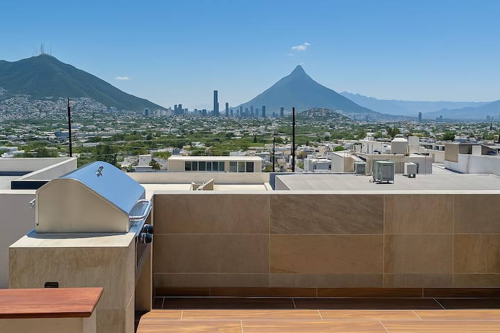 Hermosa Casa Con Espectaculares Vistas Al Sur Mty - Mexico