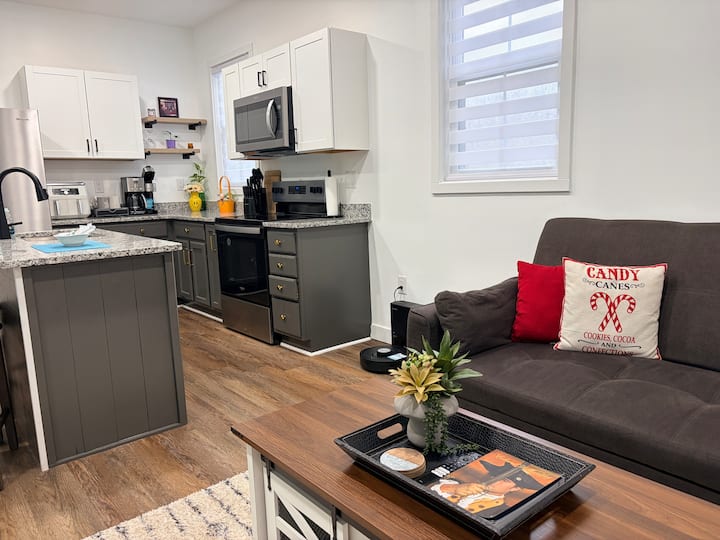 The Hidden Gem – Cozy Vibes In A Prime Location - Williamsburg, VA