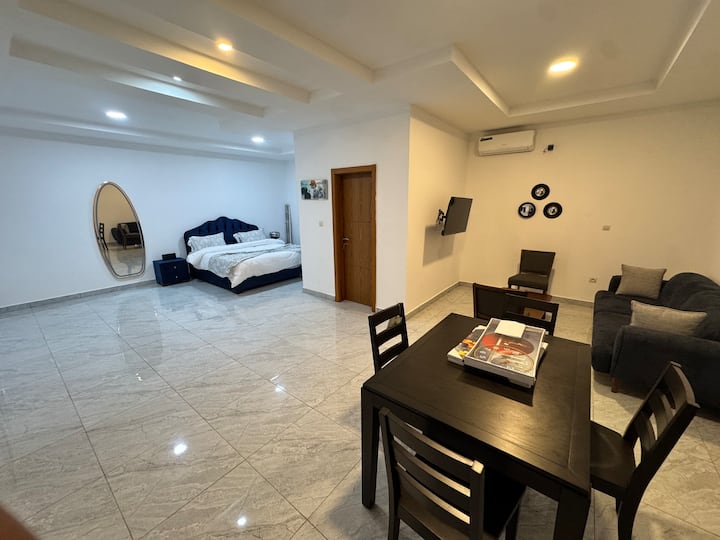 Le Repos Du Soldat, Confort, Sérénité Et Sécurité. - Gabon