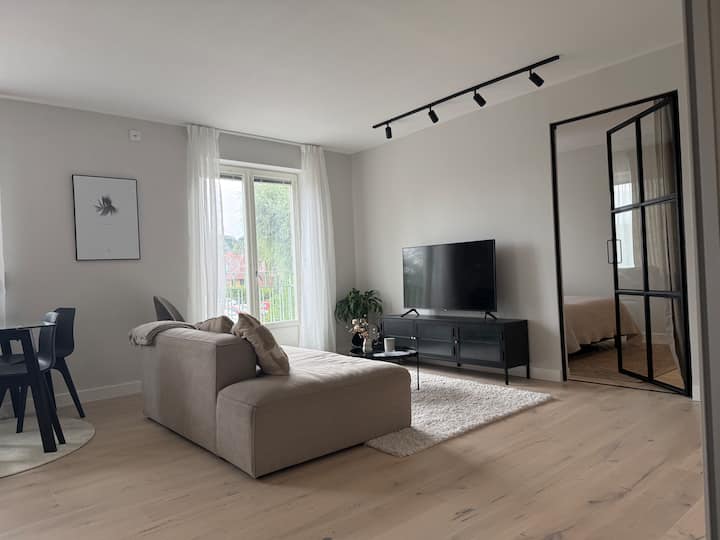 Smakfullt Renoverade Bostad I Populära Bosgården! - Mölndal