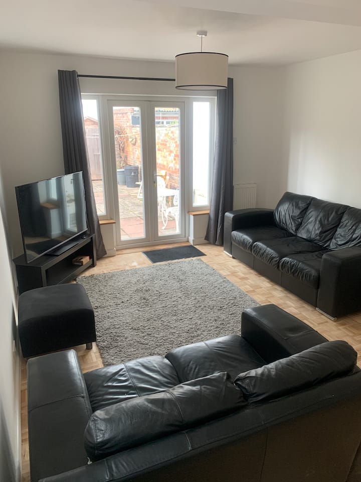 Newly Refurbished 3-bedroom House In Oxford - Oxford