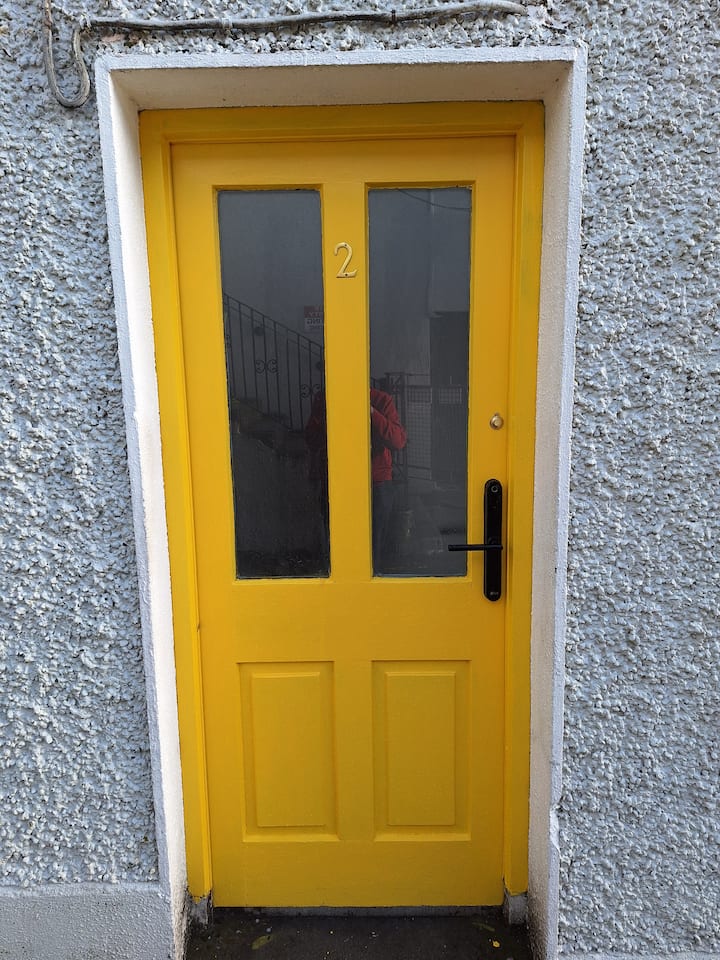 The Yellow Door - Birr
