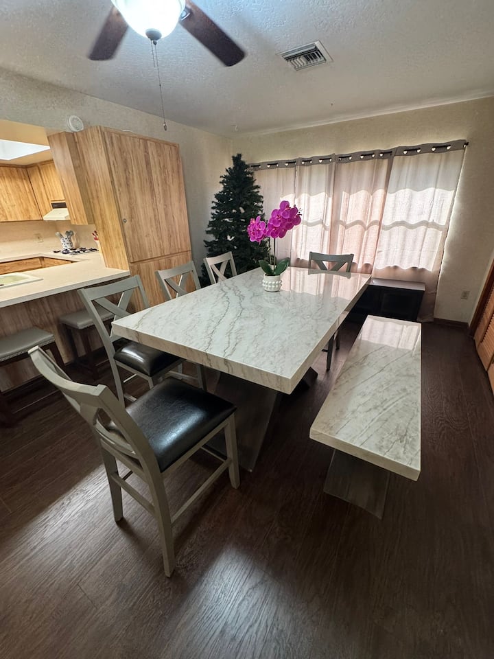 3/2 Duplex 10 Min Beach. 50 Min From Space Center. - Melbourne, FL