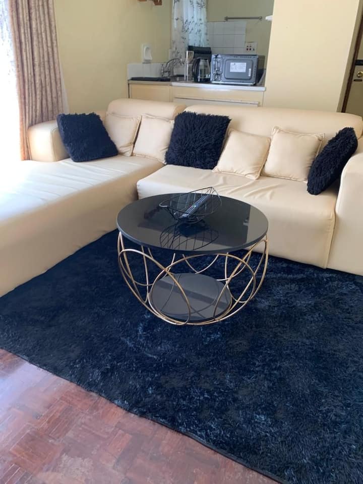 Cosy One Bed Flat Very Close To Cbd. - Zimbabwe