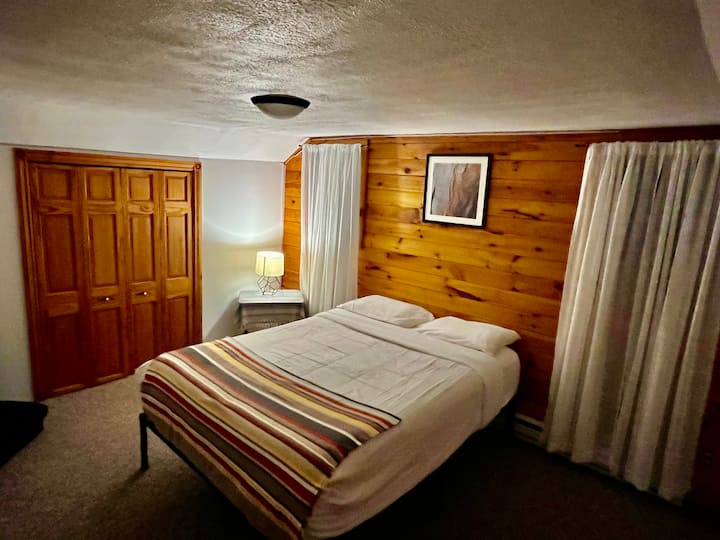 Clean, Comfortable, And Quiet Room In Tupper Lake. - Tupper Lake, NY