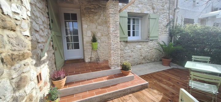 L'oustal Du Cyprès, Logement Avec Terrasse - Montpezat