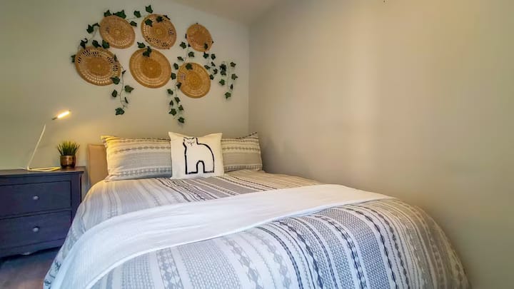 Limoilou | 4 Pers • Clim • Parking • 5 Min Centre - Québec, QC