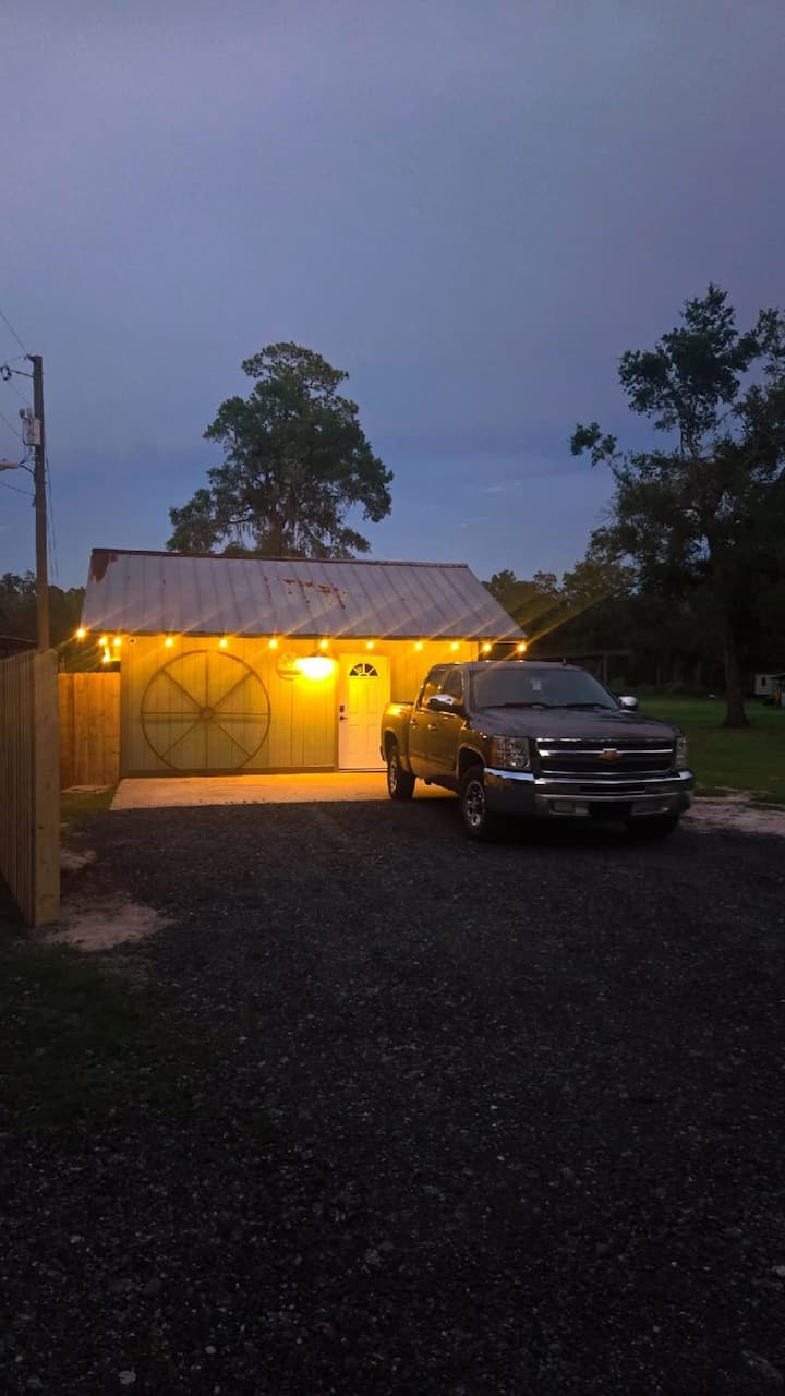 Cheryl’s Cottage - Lake Weir, FL