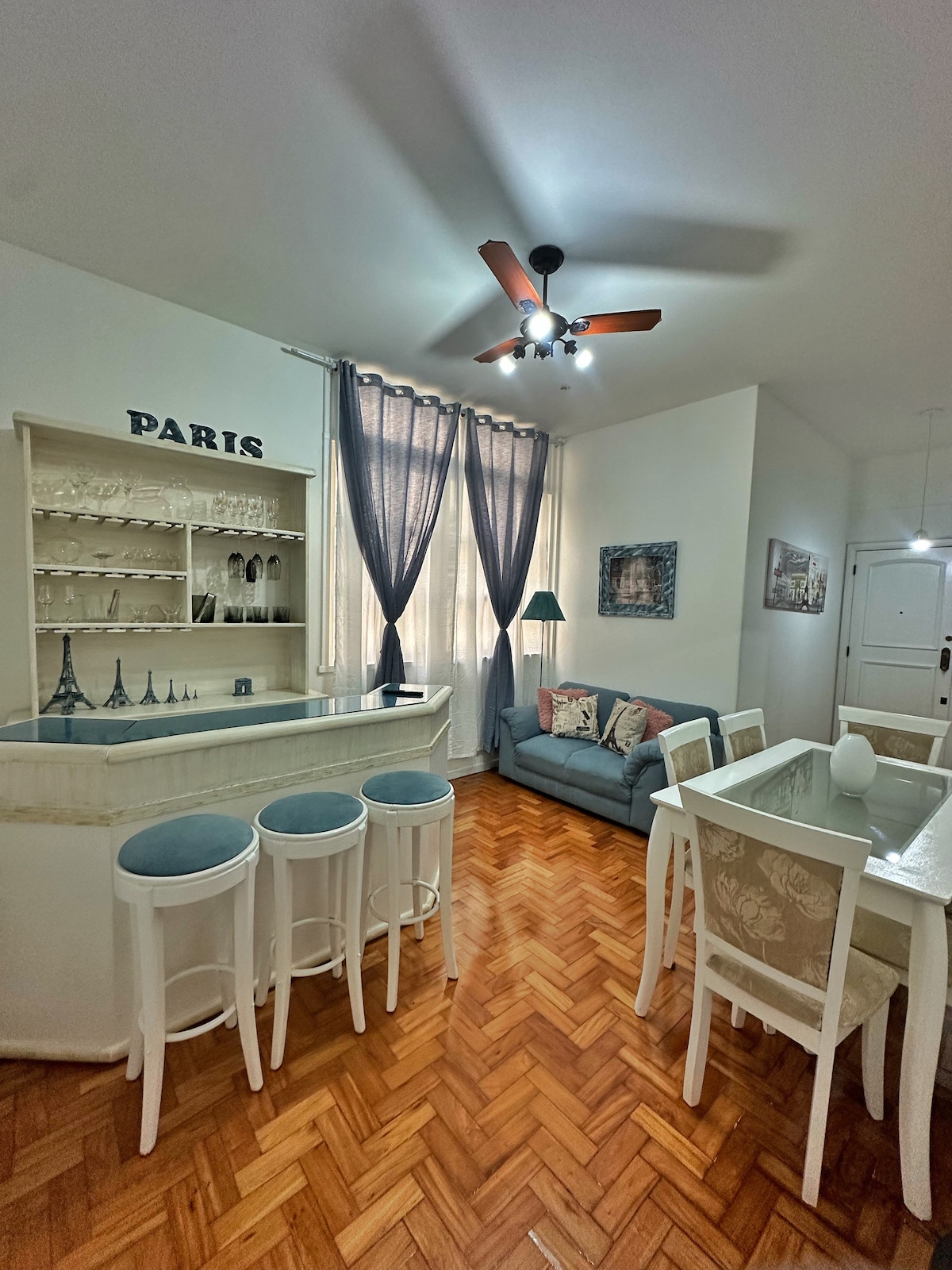 Hius 608 / Azul y playa – Copacabana - Departamentos en renta en Río de ...