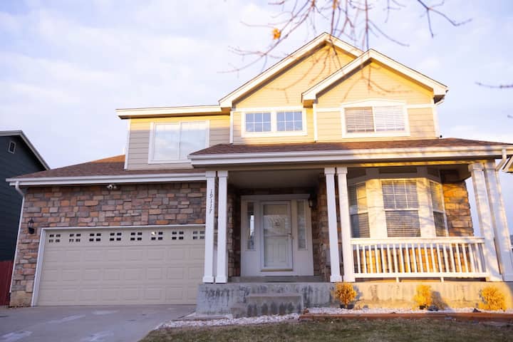 Cozy Sterling Hills Home - Aurora, CO