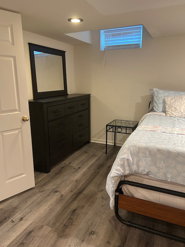 Private Room &Bath Peaceful Secured Location - Hagerstown, MD