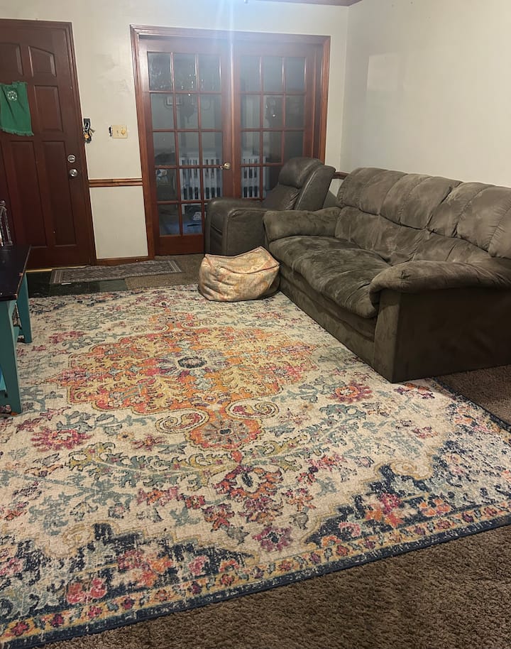 Cozy Home In The Englewood Art District - Independence, MO