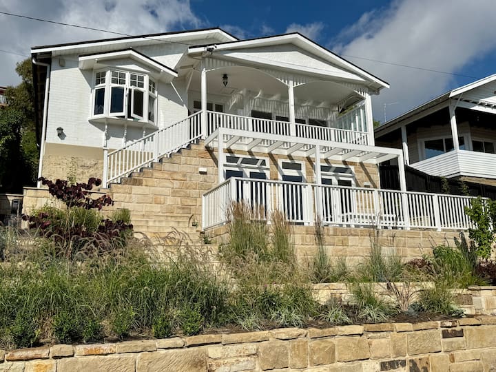 Stunning Heritage House With Views With 5* Reviews - Hobart
