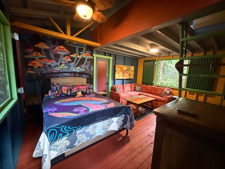 Rv In A Rainforest Tree! Beautiful Home All Alone! - Pāhoa, HI