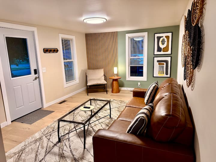 Entire House In A Great Location - Aberdeen, SD
