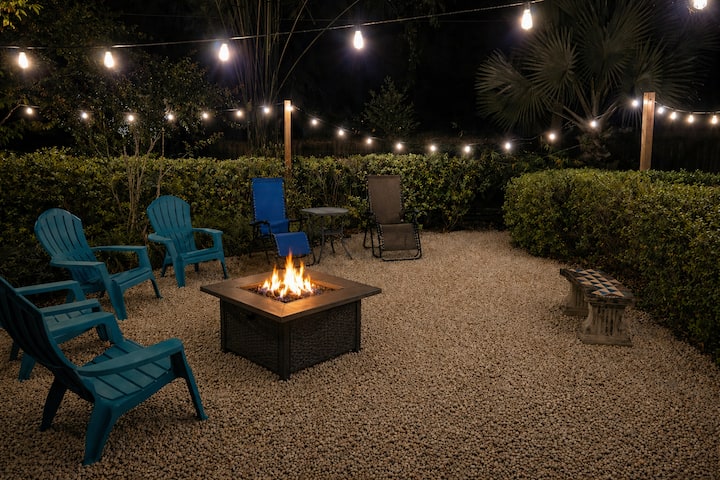 Private Escape By Dt + King Suite + Backyard Oasis - Mount Dora, FL