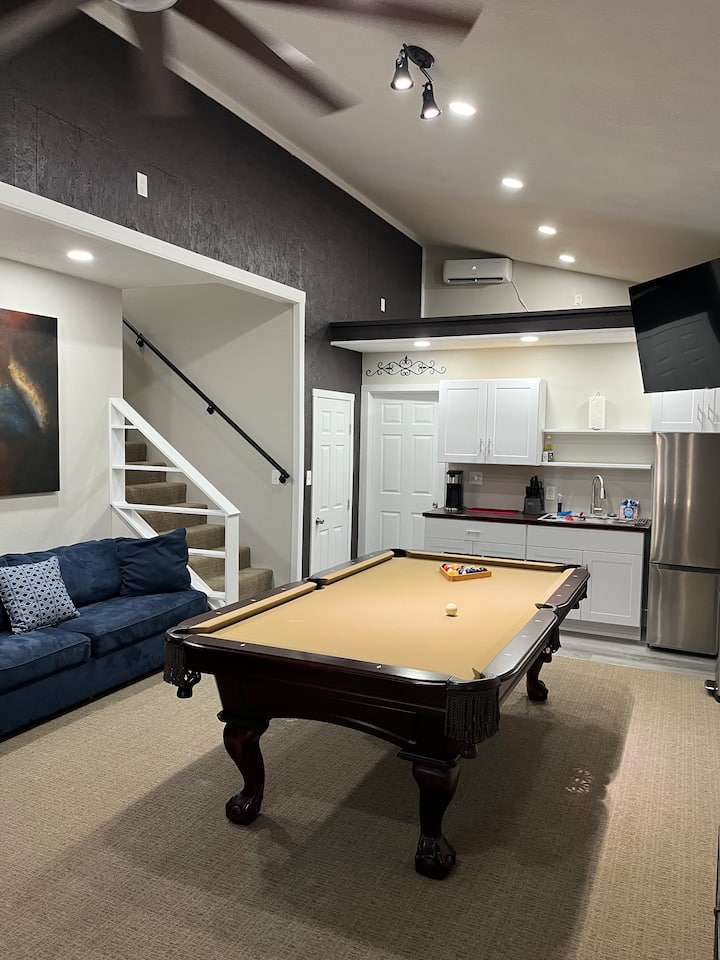 The Side Pocket - Conroe, TX