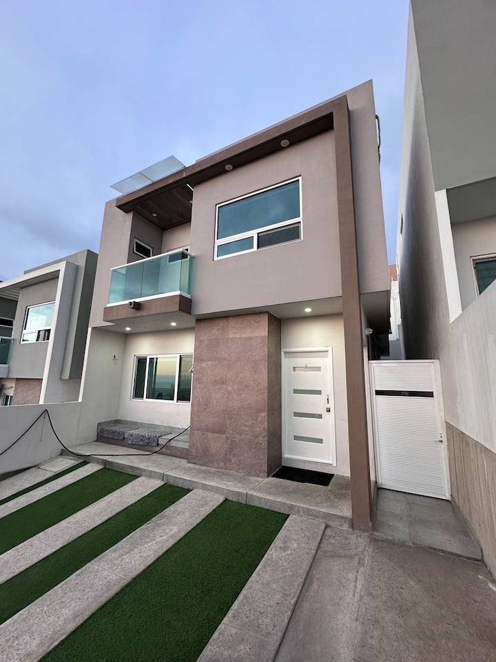 Casa A 10 Minutos De La Playa. Residencial Andarez - Ensenada