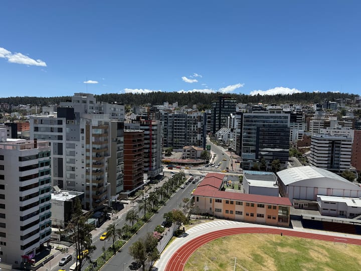 Apartamento En La Av. República De El Salvador - Quito