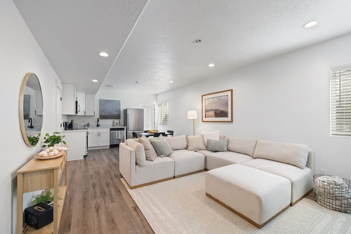 Modern Basement Retreat W/ Mountain Views - Payson, UT