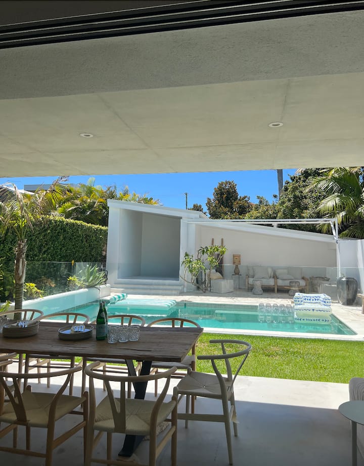 The White House Curl Curl - マンリー・カウンシル