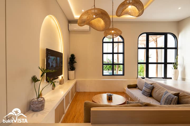 Escape At A Bright Villa Near Bali’s Beachlife - Indonesia