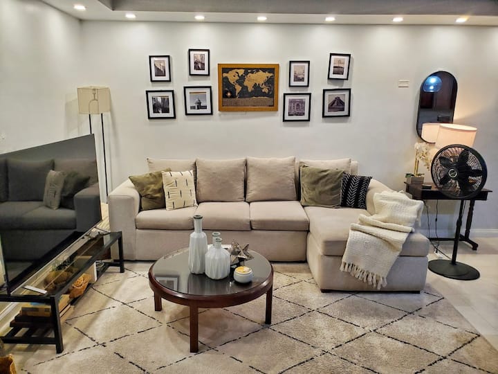 1 Bedroom, 1.5 Bath With Pool - Kingston, Jamaica