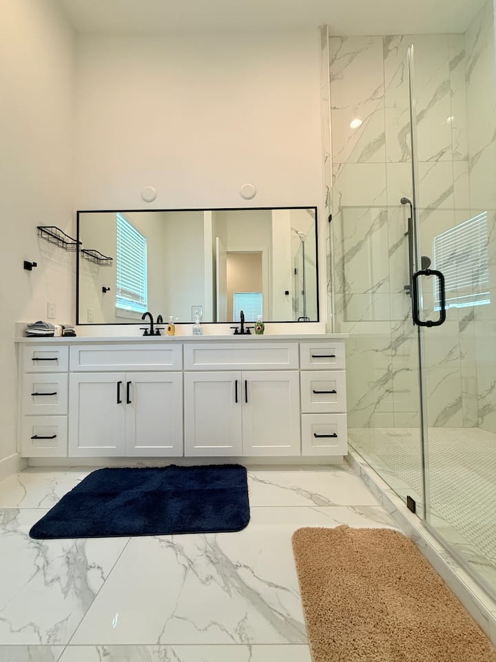 Cozy Minimal 3br For Families, Nurses & Groups - Houston