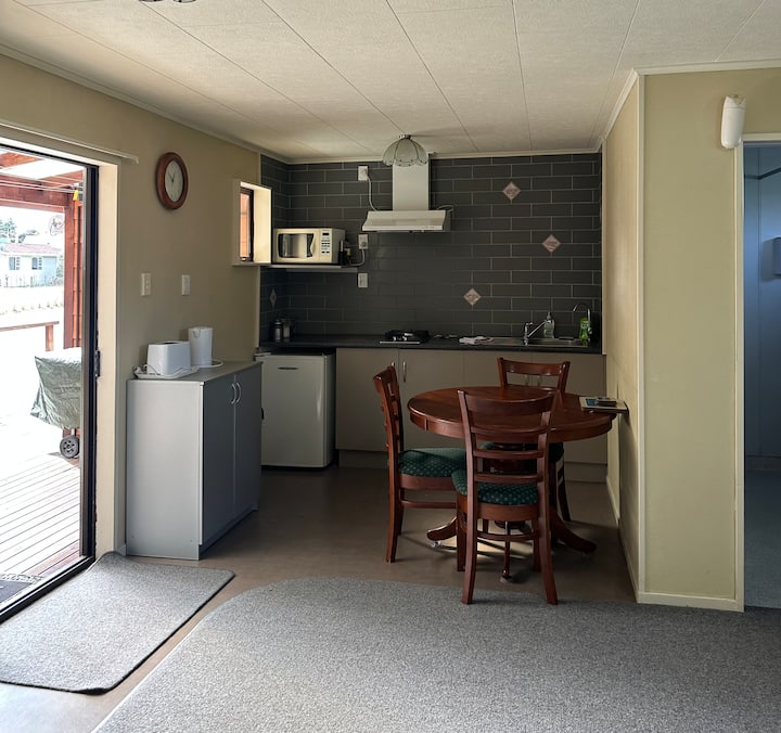 Manapouri Cottage - 2 - Fiordland
