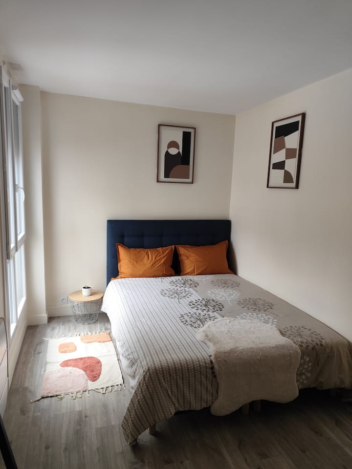 Chambre Cosy à 2 Pas Du Centre Commercial. - Corbeil-Essonnes
