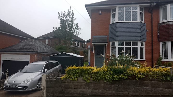 Cosy Home Near Royal Stoke Hospital - Stoke-on-Trent