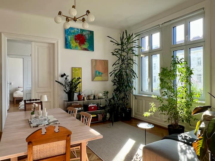 Großzügige Altbauwohnung In Zentrumsnähe - Viyana