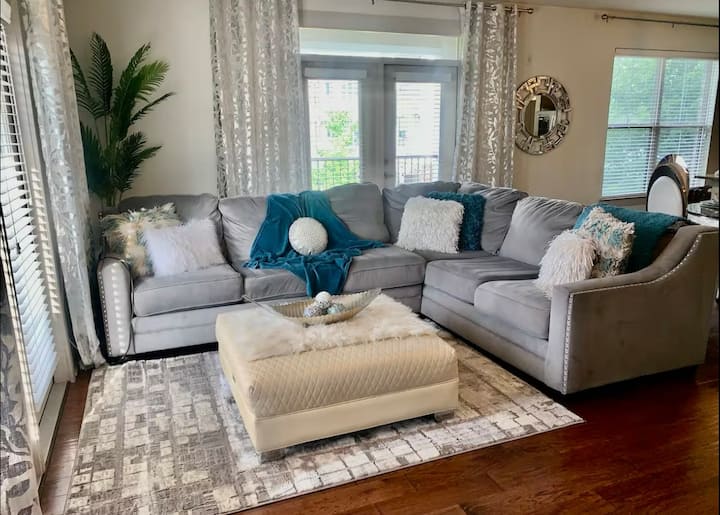 Enjoy Our Gorgeous And Stylish 2 Bedroom Apartment - Alpharetta