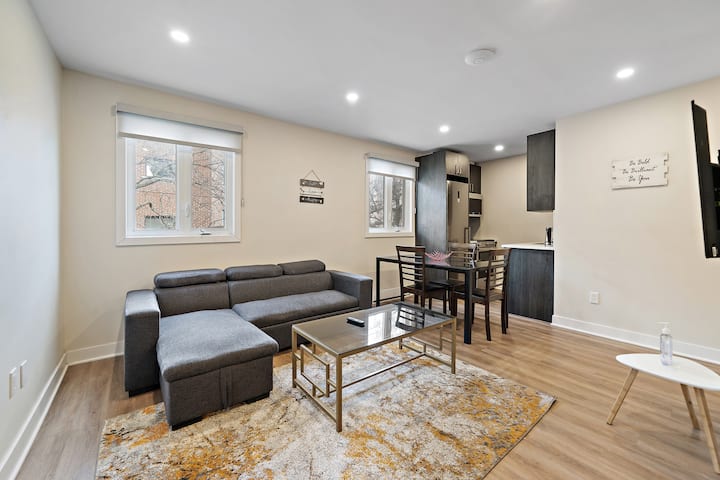 Grand 6-bedrooms 2-bath Duplex / Groups & Families - Longueuil