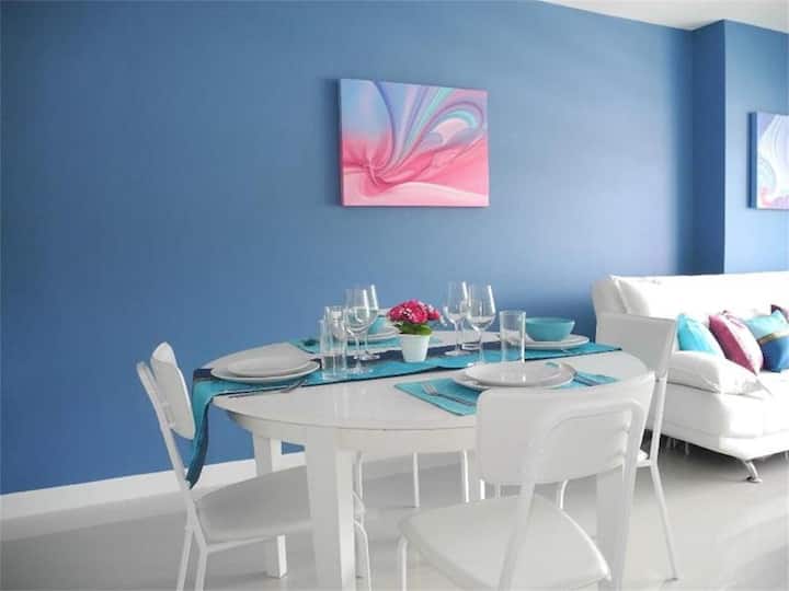 2 Bedrooms Beachfront Apartment In Patong - 빠똥