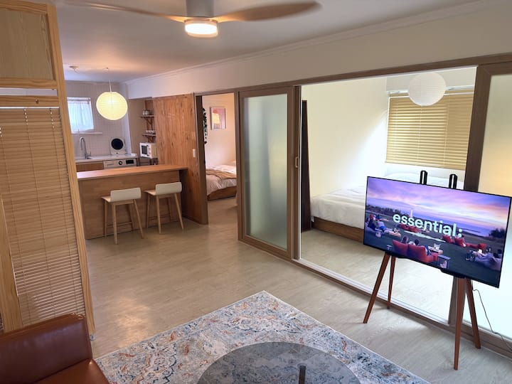 1,2월 할인Event 홍대의 넓은 하우스 /홍대 거리 1분  #넷플릭스 - Séoul