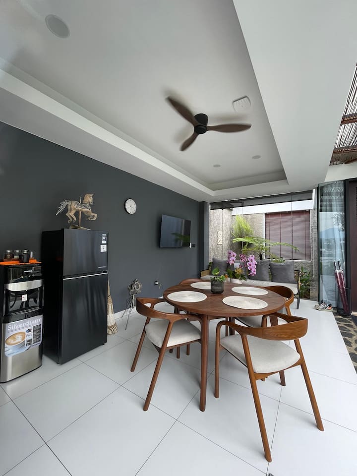 Tropical Dago - Pakis 1br With Kitchen And Pool - Bandung