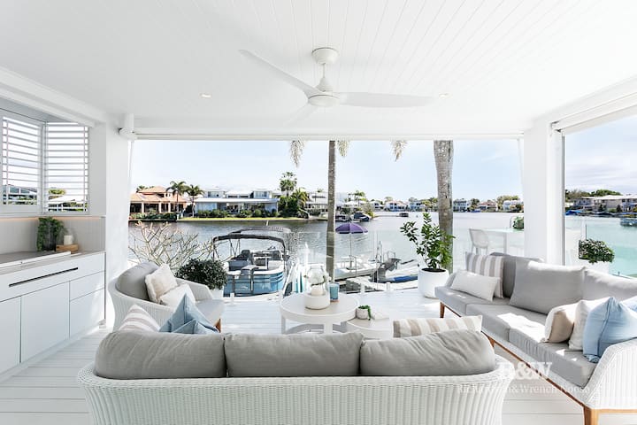 Luxury Noosa Waterfront Home – Pool, Jetty & Views - Noosa Heads
