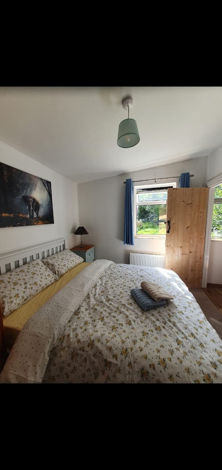 'The Den' Cozy And Relaxing Hide-away - Irland