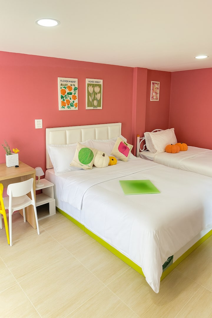 Patong Beach/ Family Room /Balcony/ 3-4person/ - Patong Beach
