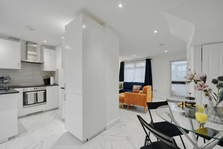 Bright Modern Mill Hill Home With Garden & Parking - Londres
