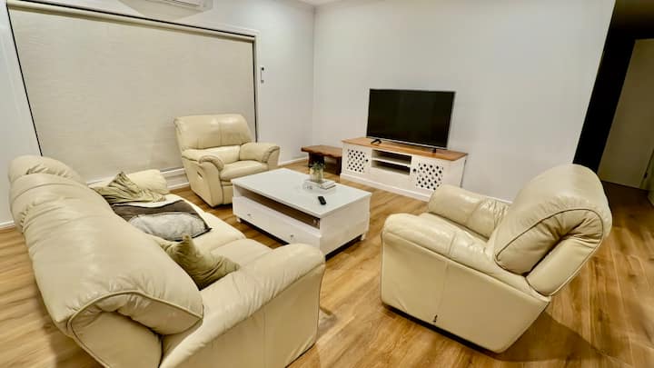 Brand New House In Lakes Entrance Town - Lakes Entrance