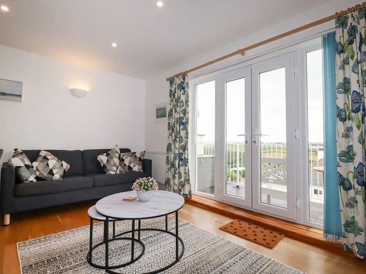 Flat, Pentire, Fistral Beach, Crantock, Balcony - Crantock Beach