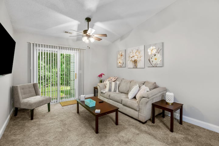 Hollow Drive - Greenville, NC